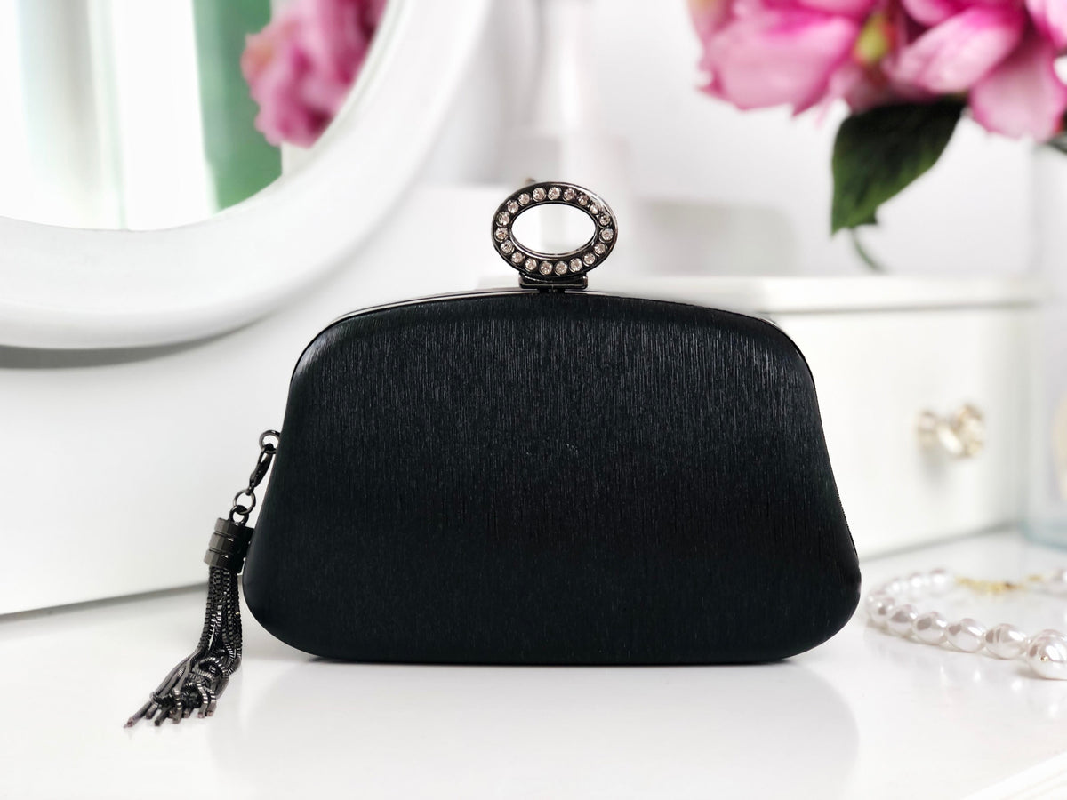 Poșetă clutch neagră Brevina – We Velvet