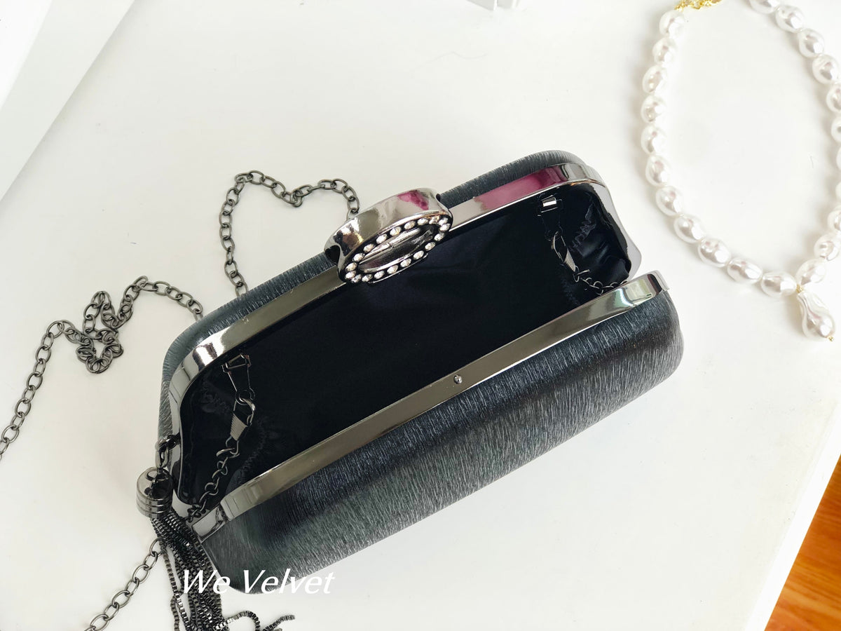 Poșetă clutch neagră Brevina – We Velvet
